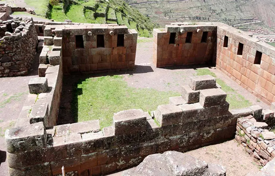 Pisac: El Encanto de un Pueblo Entre Mercados Artesanales y Ruinas Incas
